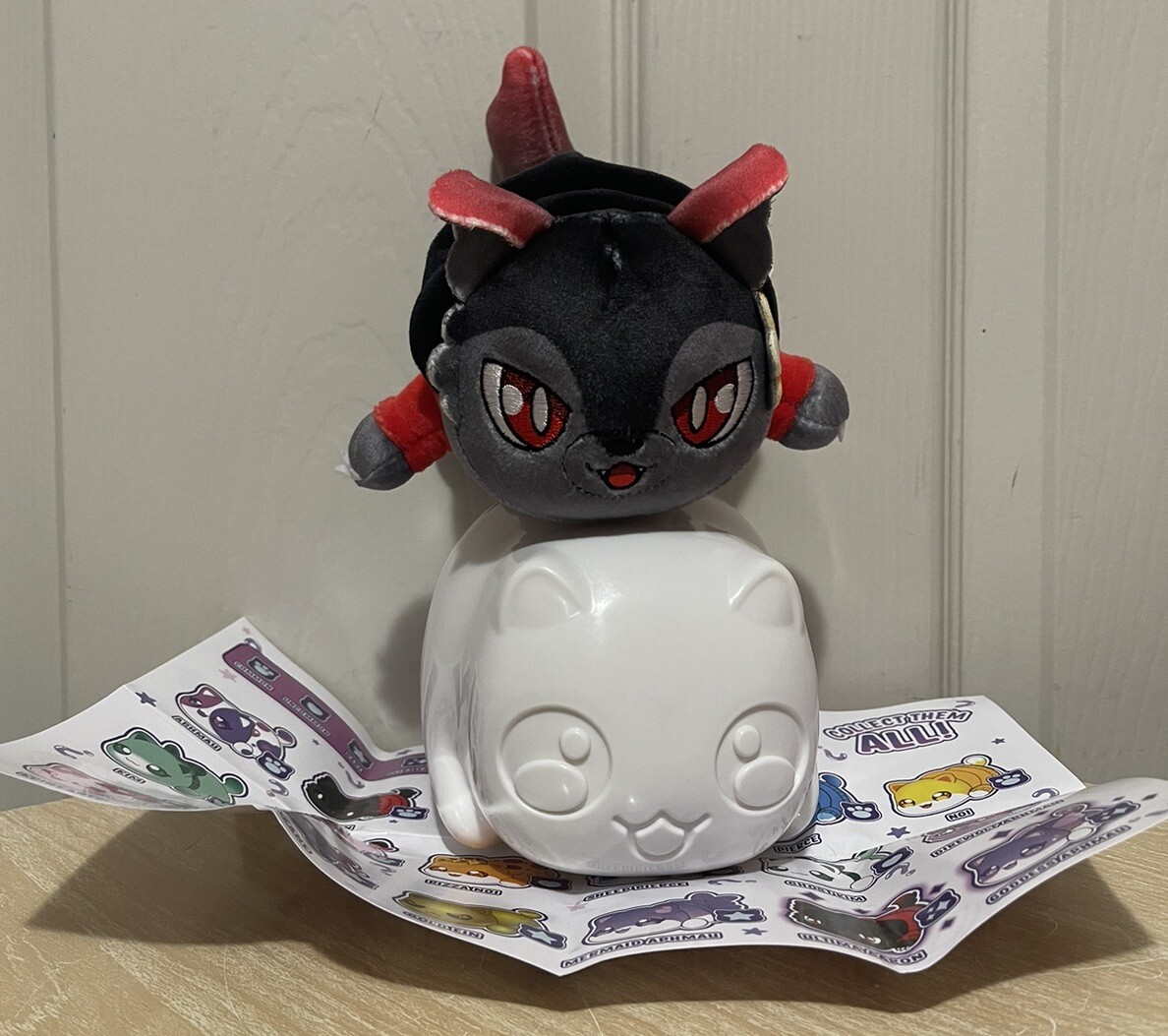 Aphmau MeeMeows Aphmau & Friends Mystery Mini Plush Egg Ultima Aaron ...