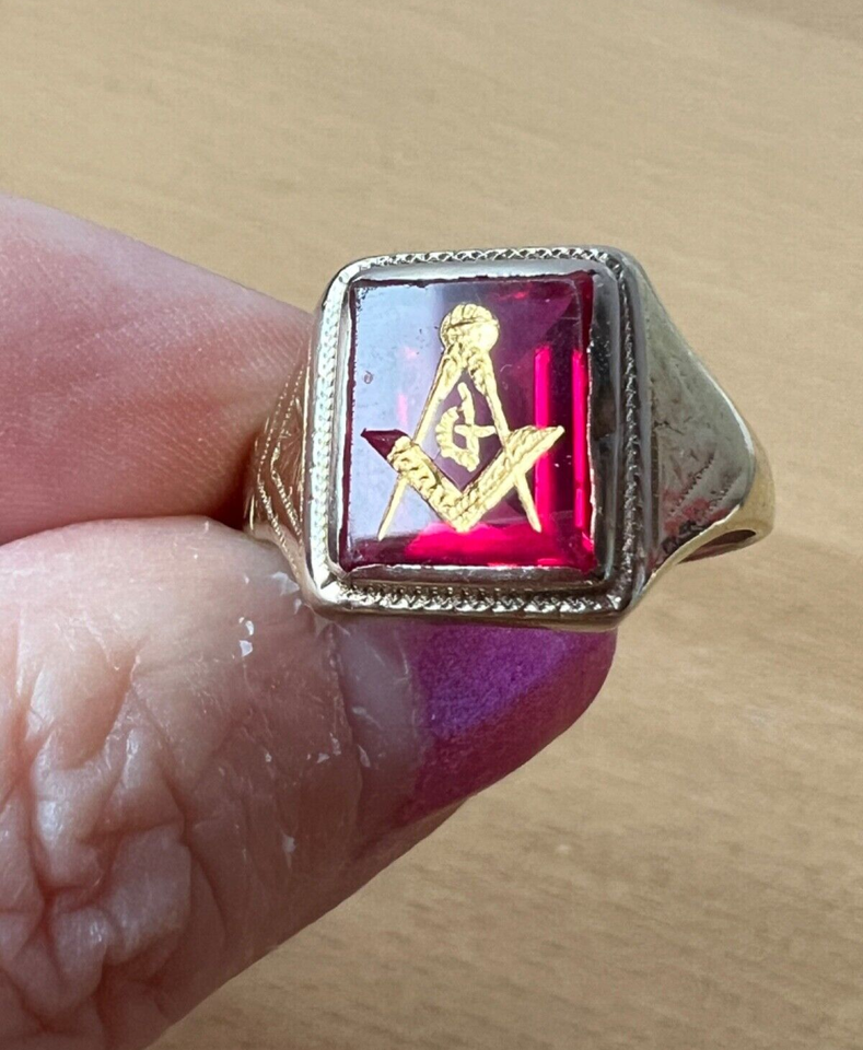 10K YELLOW GOLD VINTAGE ESTATE SYNTHETIC RUBY RED MASONIC RING MENS ...