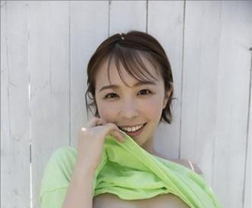 Japanese sexy actress Riho Shishido 2024 desktop calendar A5 28P from JP 11358 | eBay