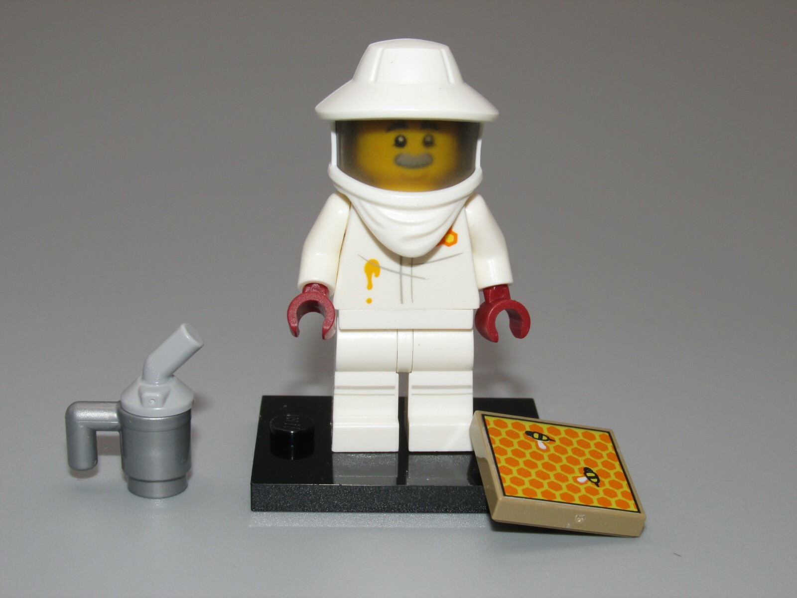 Lego Series 21 Beekeeper New taken out of package minifigure CMF | eBay