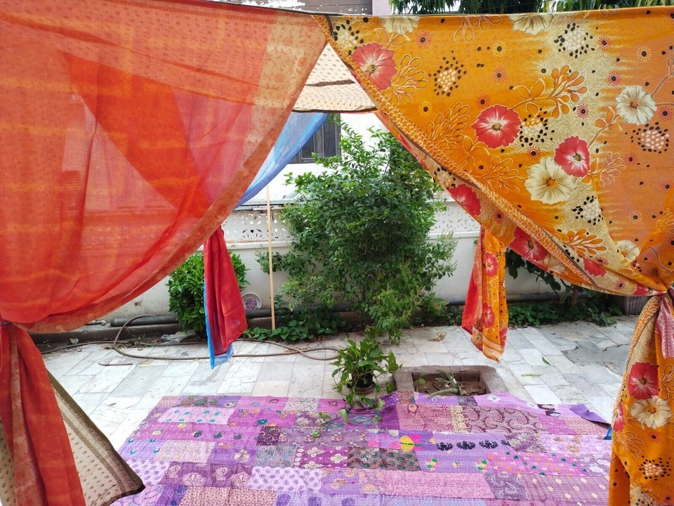 Indian Silk Sari Bed Canopy Four Post Bed Canopy Drapes Vintage fabric ...