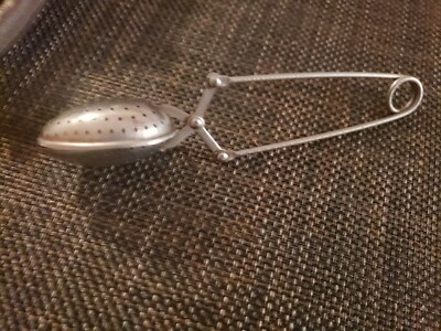 VINTAGE UNIQUE SINGLE SERVER TEA INFUSER TEA STRAINER HINGED | eBay