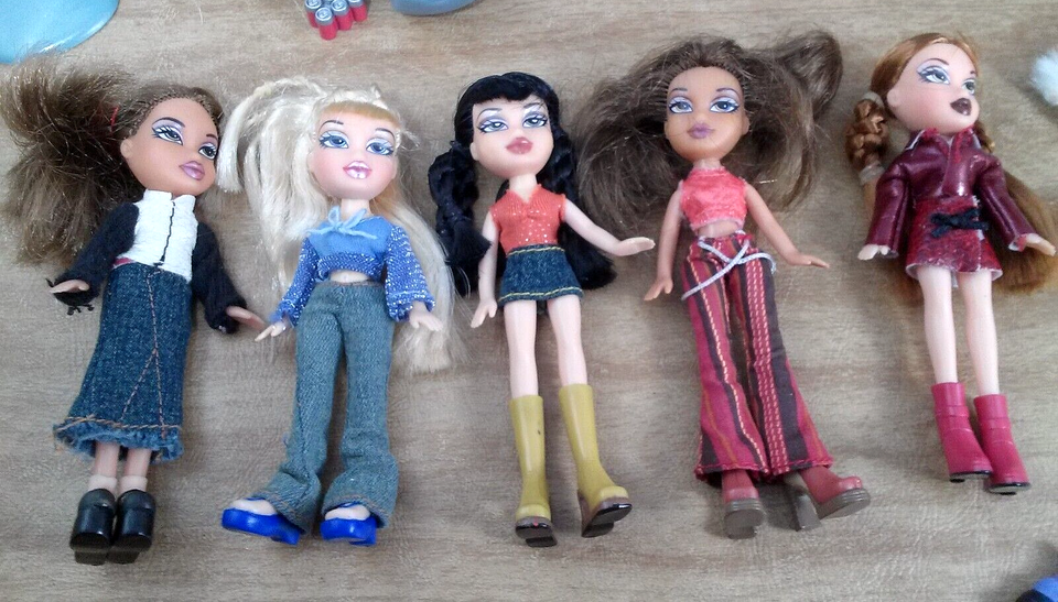 Lot of Lil' Bratz Dols Clothes Shoes Spring Break Beach Bike Early 2000 ...