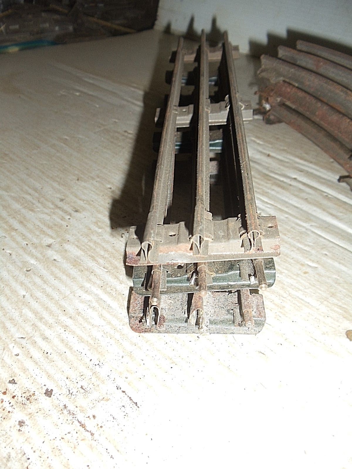 OLD VINTAGE O27 O GAUGE BANKED TRAIN TRACK LOT OF 12 CURVE & 3 STRAIGHT ...