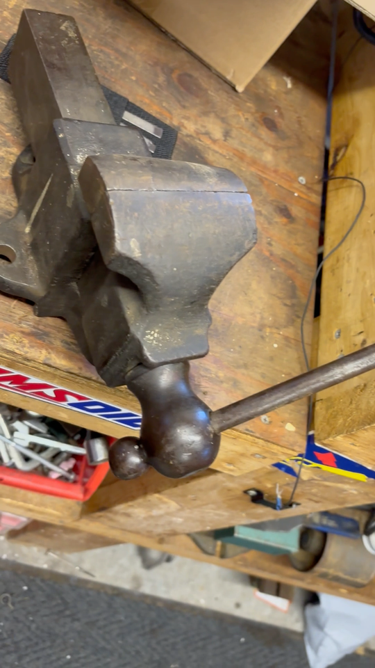 NICE Rare MONARCH #213 Lions Head Vise 3.5" Jaw Antique Fixed Base ...