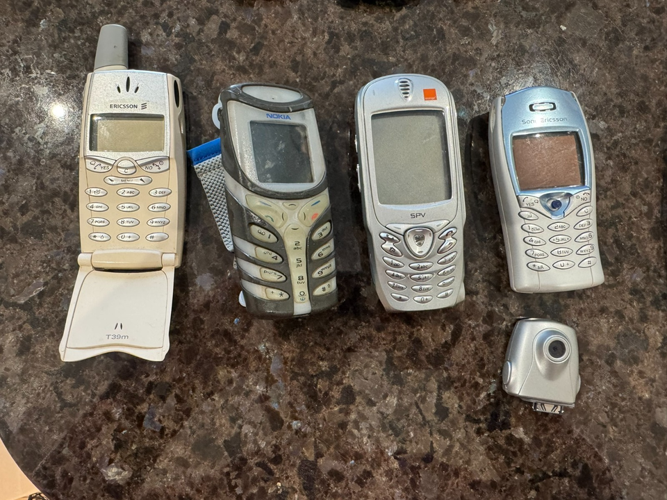 Old mobile phones once loved. Nokia, Sony Ericsson, Motorola Ericsson ...