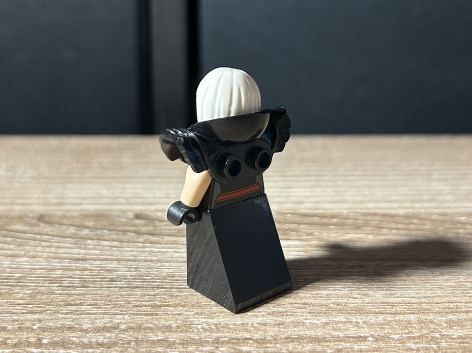 LEGO Batman Magpie Villain Minifigure from Set 70903 Super Heroes | eBay