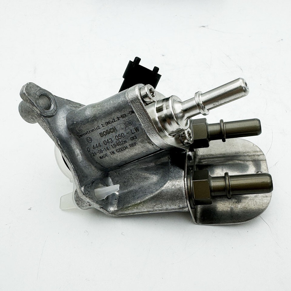 1x DEF Dosing valve Unit For Bosch Mack #22391563 21575532 21332704 ...