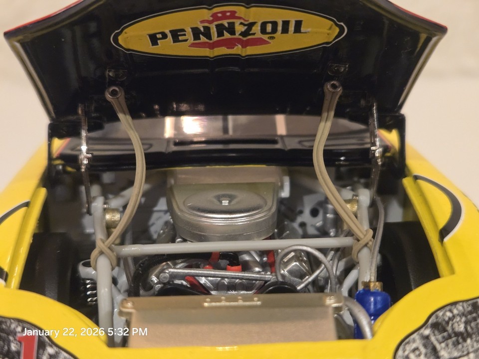 1:24 #1 Steve Park XRARE! Action ELITE Pennzoil 2003 MC NIB MINT! 077/ ...