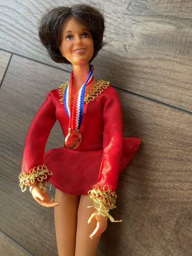 Vintage Dorothy Hamill Doll 1977 Gold Medal Olympic with original pose ...