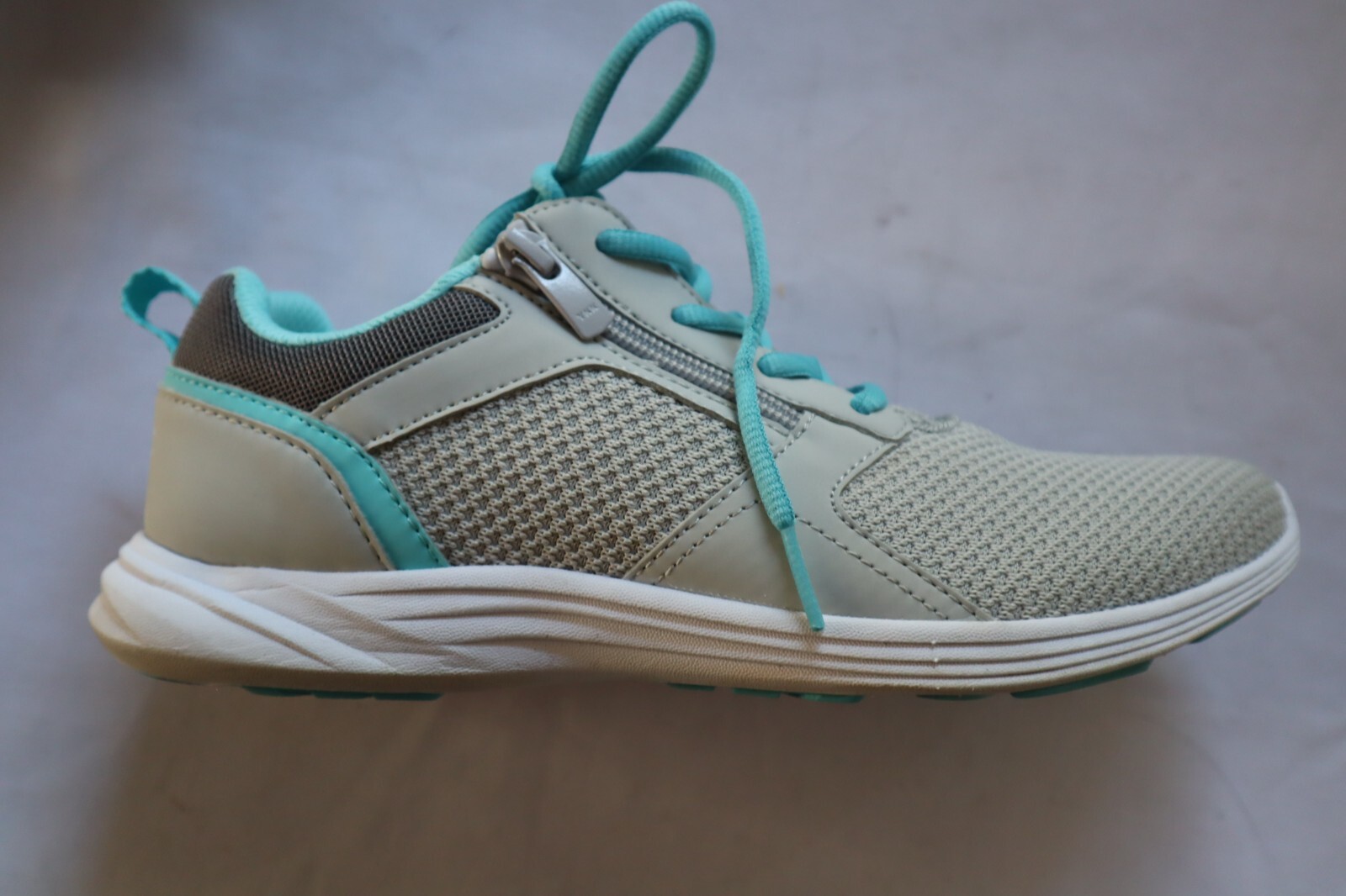 Pale Gray Knit & Turquoise Trim VIONIC Lyla Laced & S… - Gem