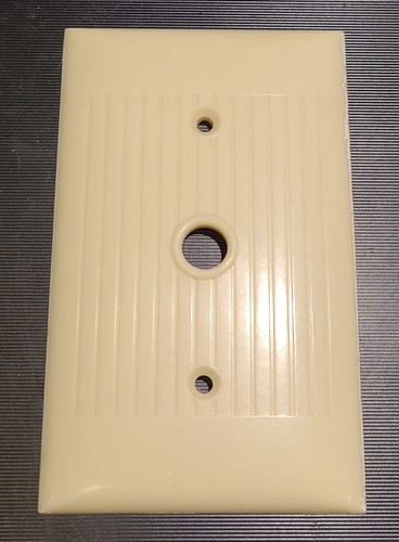 Vintage Sierra Ribbed Ivory Bakelite Single Hole Cable Cover Plate | eBay