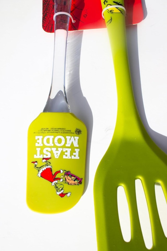 Dr. Seuss The Grinch Kitchen Tool Set Flipping & Scraping Spatula ...
