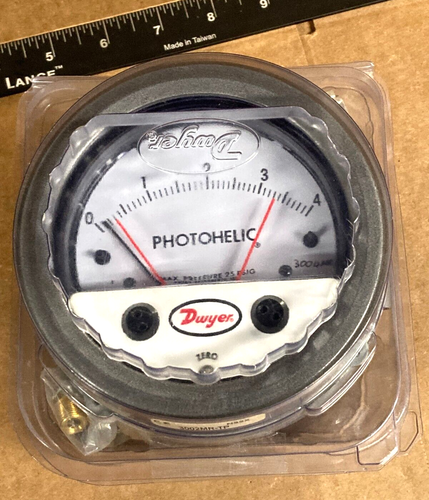 DWYER 3000MR PHOTOHELIC 4" Water Column 0-4 In.W.C. Max Press. 25 PSIG ...