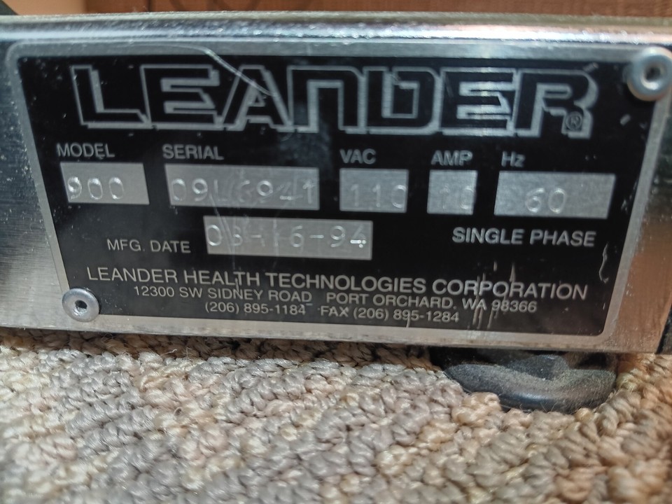 leander 900 Series Flexion Distraction Chiropractic Table Electric ...
