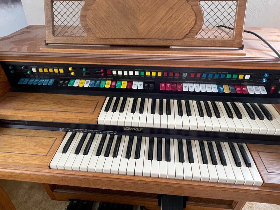 Used Lowrey Holiday Organ with bench | eBay