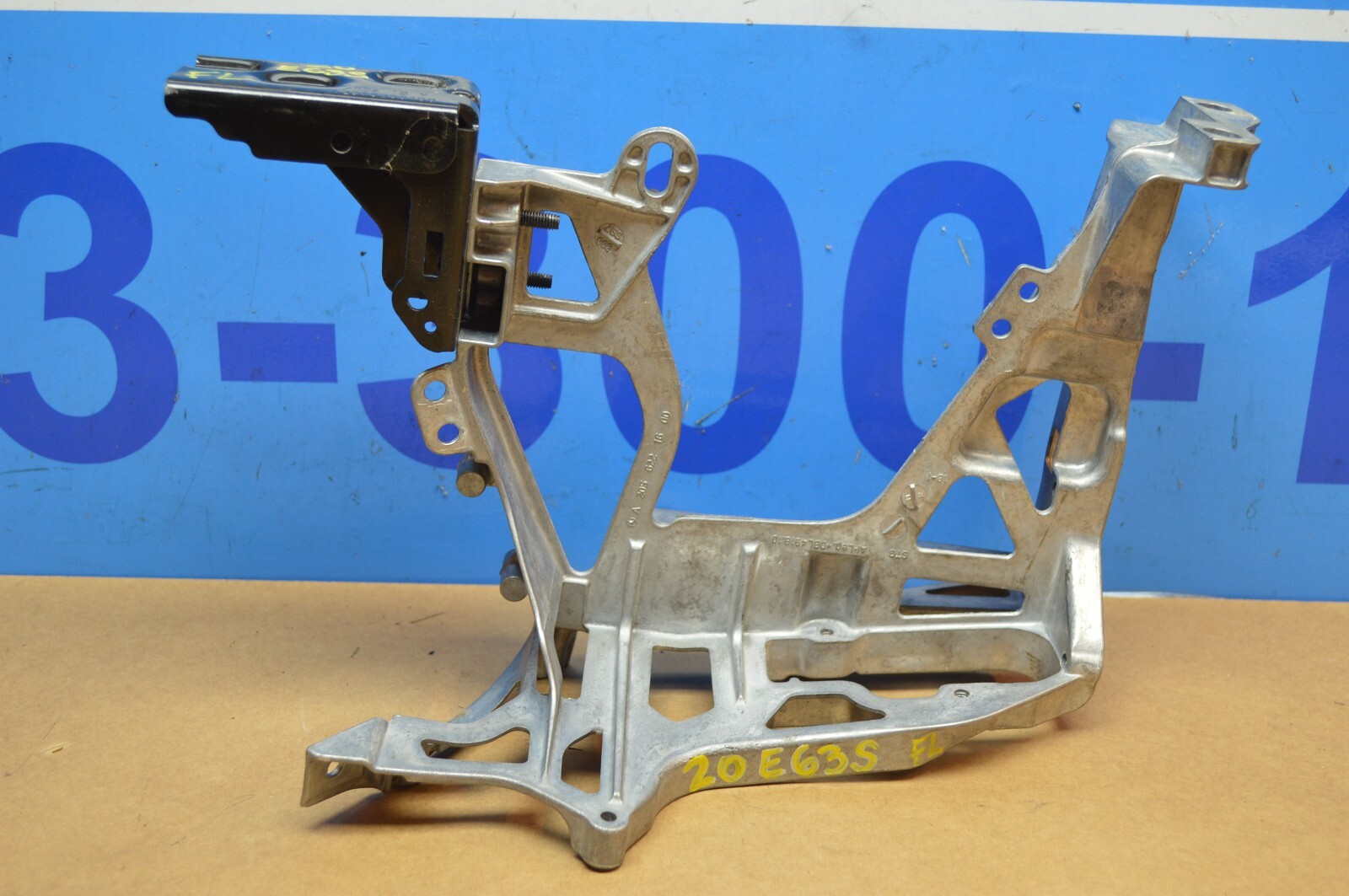2015 MERCEDES BENZ W205 C-class Left Headlight Support Bracket ...