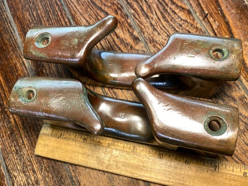 PAIR OF VINTAGE WILCOX CRITTENDEN BRONZE BULWARK, TOE RAIL BOW CHOCKS 7 ...