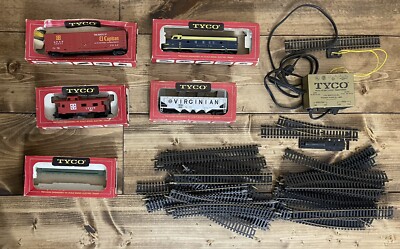 Train Engine Locomotive Lot/5 HO, Hobby Transformer, and 36 Tracks ...