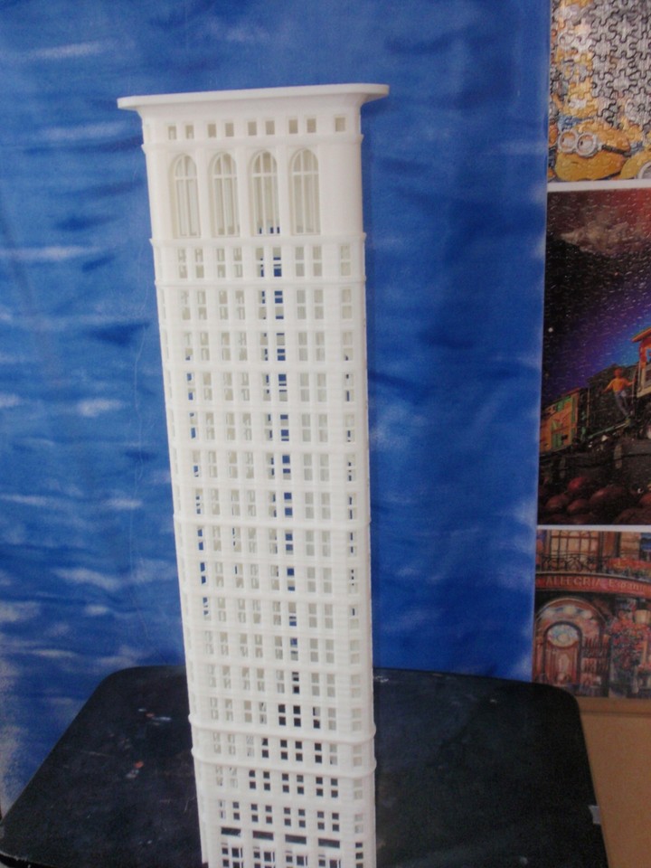 HO SCALE FLATIRON SKYSCRAPER TALL BUILDING WITH OPEN WINDOWS | eBay