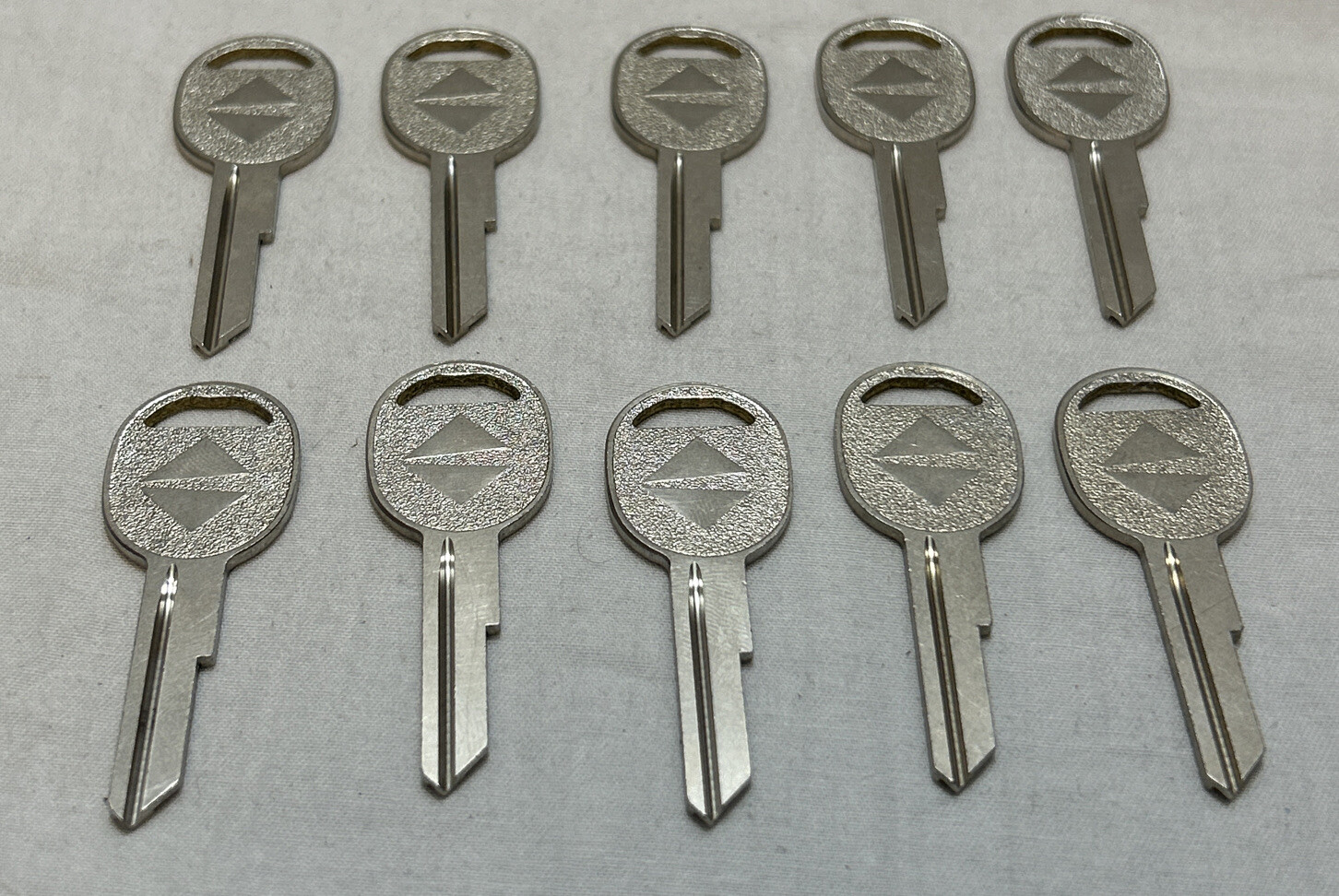 321487 Brand New Strattec OEM Navistar Key Blanks 10 Pack UNCUT NEW in ...