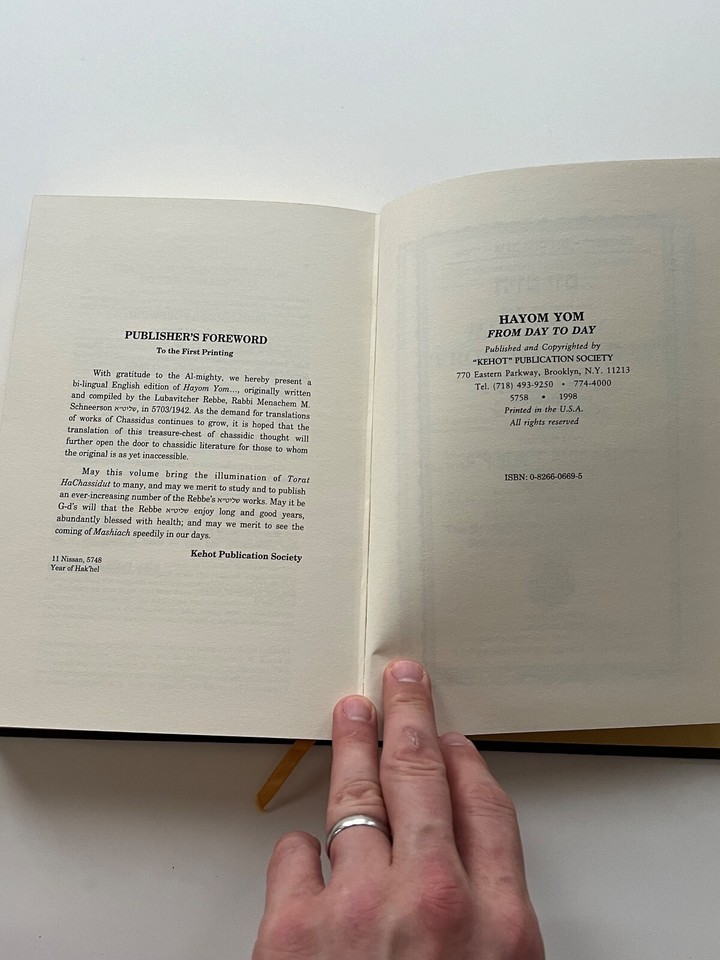 Hayom Yom From Day To Day Hardcover Rabbi Menachem Mendel Schneerson ...