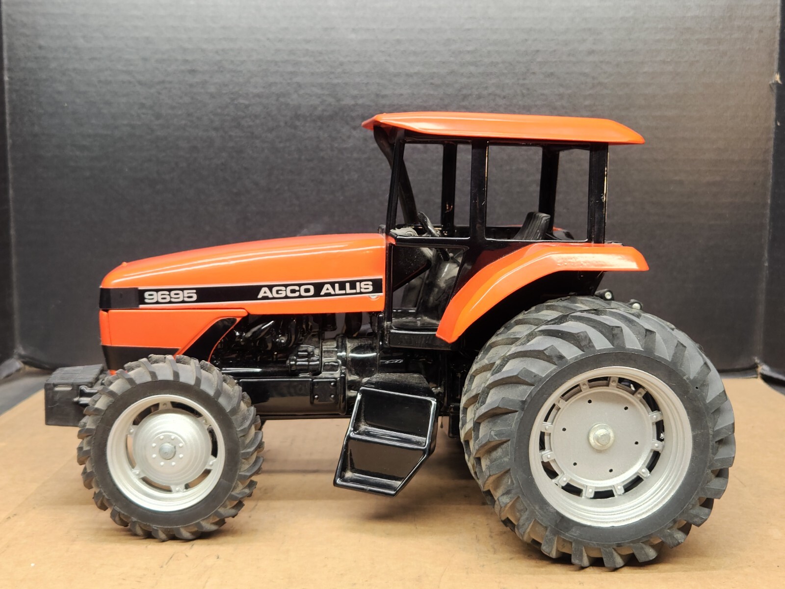 Ertl AGCO Allis 9695 Tractor with Duals New Production 1994 KCMO 1/16 ...