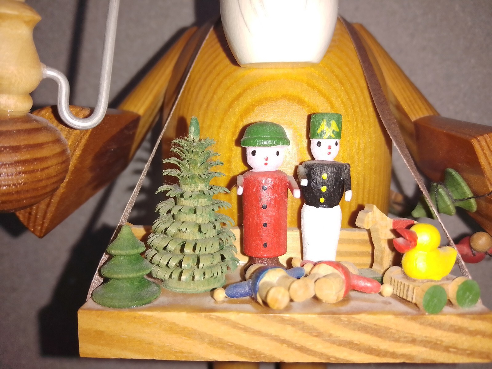 German Smoking Man 'Toy Seller' Christmas Erzgebirgische Volkskunst ...