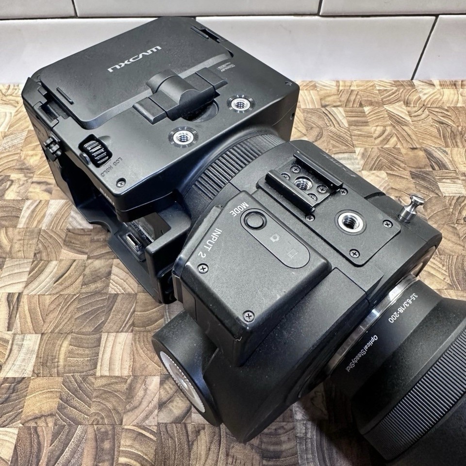 Sony NEX-FS700U Super 35mm CMOS Camcorder Body NEX-FS700 U with Lens | eBay