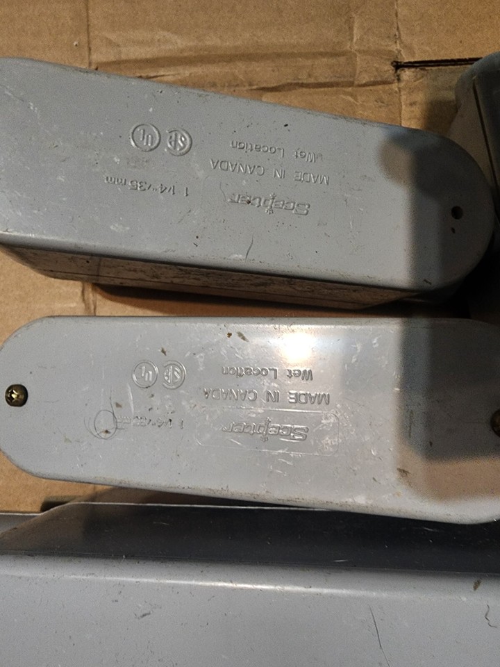 4 LB total - 2" 1 1/4 3/4 Conduit Body LB PVC w Cover & Gasket Sch 40 ...