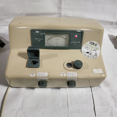 Analytical Instruments - Spectronic 20 Spectrophotometer