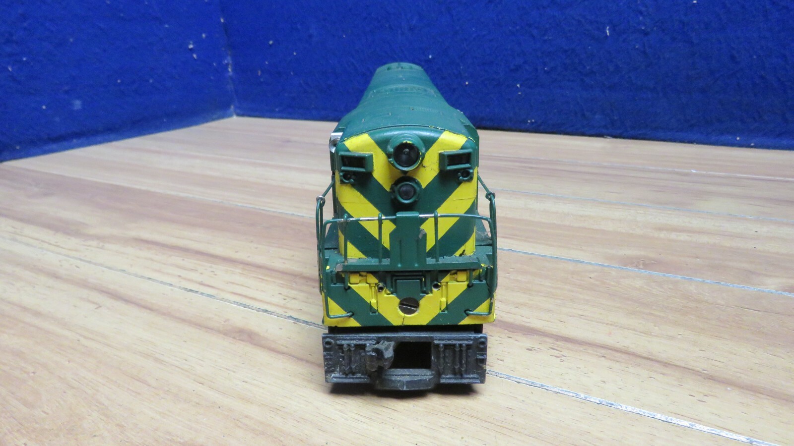 LIONEL Custom DECORATE O Scale Two Rail 175 CNW FM Trainmaster 609539 ...