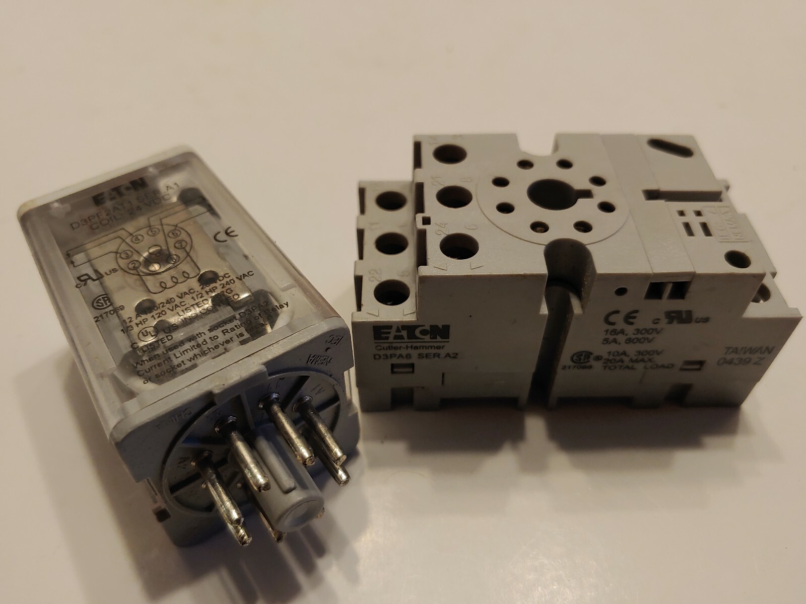 EATON CUTLER-HAMMER 24VDC RELAY D3PF2AT1 SERIES A1 Base D3PA6 SER A2 | eBay