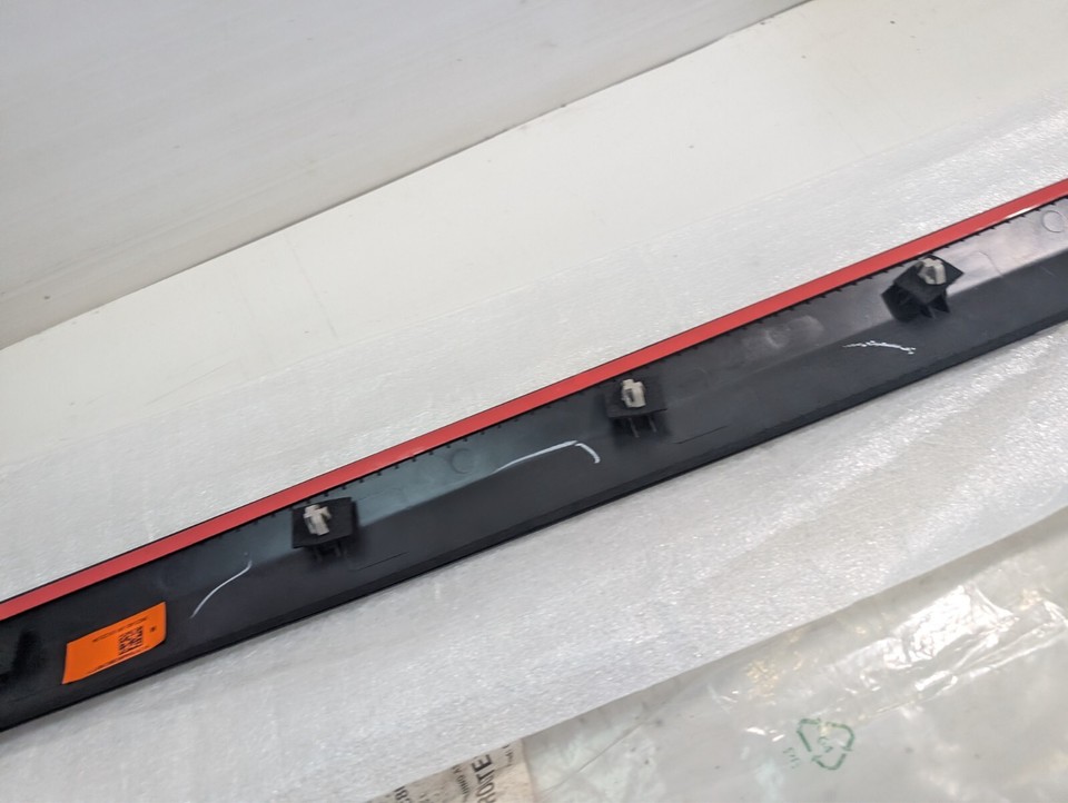 Hyundai i20 door moulding right hand front 87722-C8000 fast shipping ...