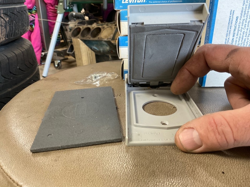 Leviton Decora Outdoor Outlet Cover 001-4979-GY | eBay