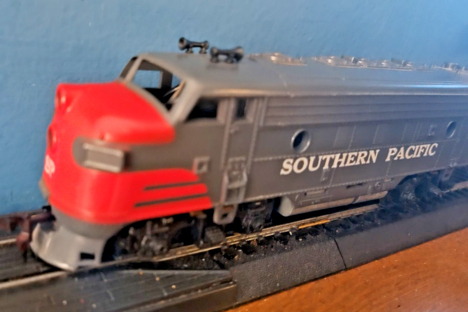 HO scale Penn Line Southern Pacific F7a diesel Locomotive no 5796 | eBay