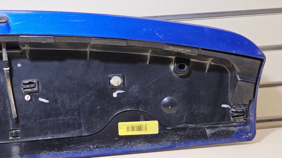 2011-2020 Dodge Grand Caravan Rear Tail Gate Upper Hatch Spoiler Break ...