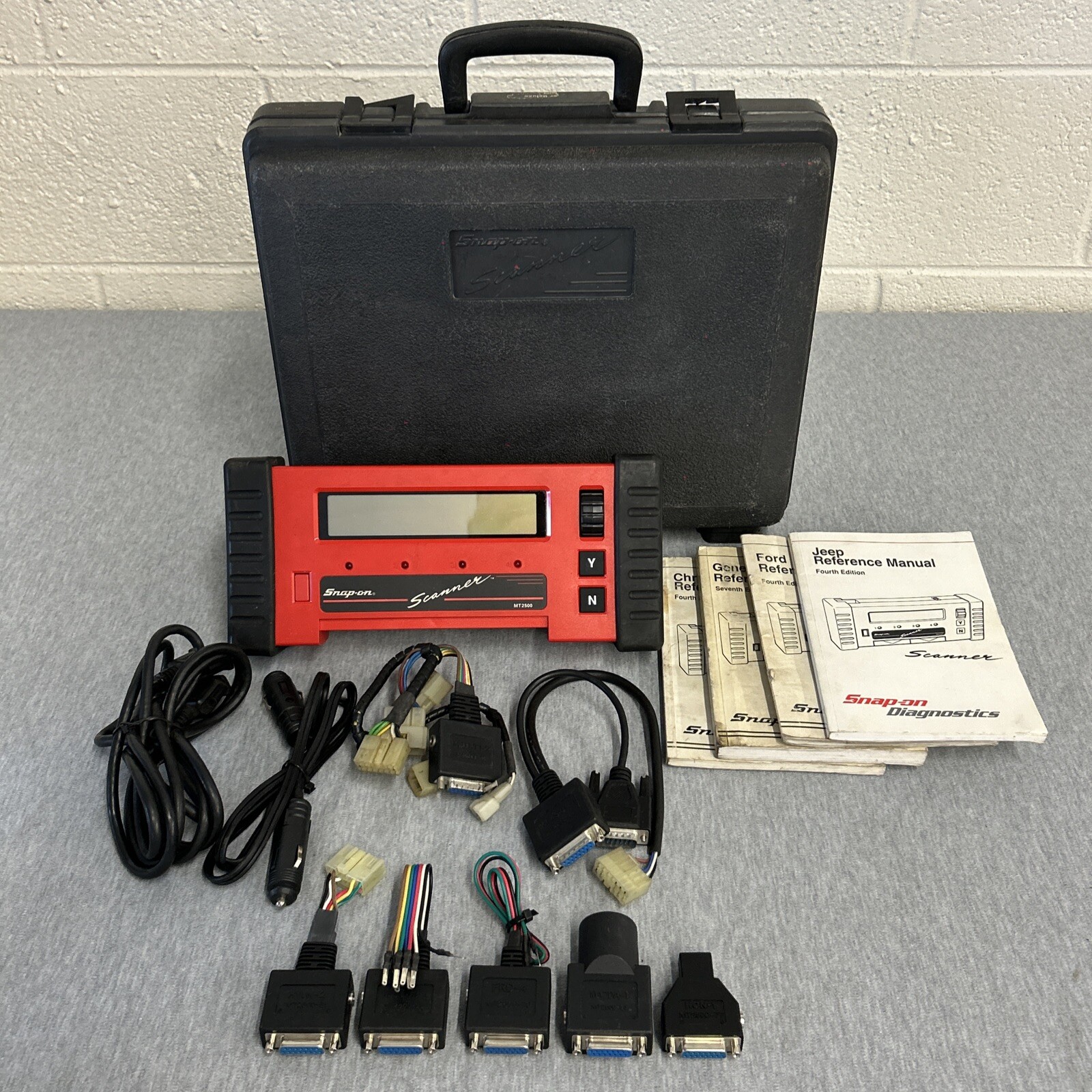 Snap-on MT2500 Automotive Graphix Scanner OBD W/ Adapters & Case | eBay