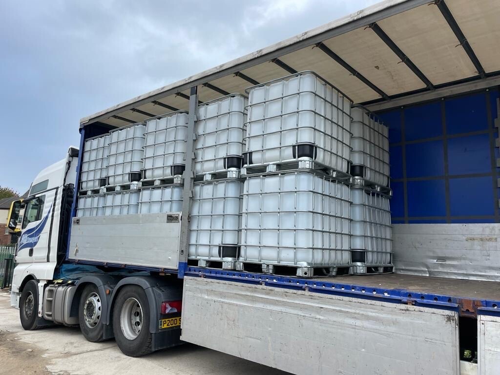 1000lt Food Grade ibc water tank containers PROFESSIONALLY CLEANED. See ...