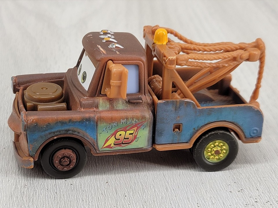 DISNEY PIXAR CARS TOW MATER DIE CAST TRUCK V2798 | eBay