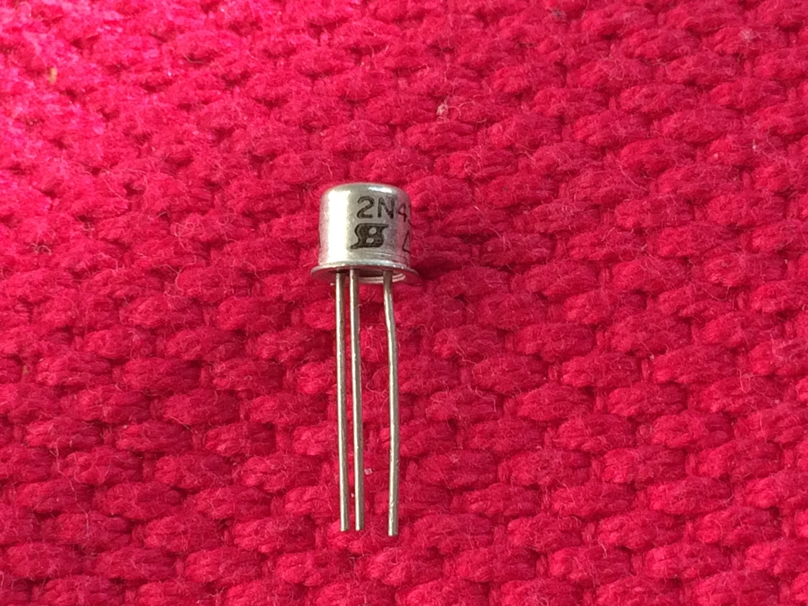 2 Pieces 2N4393 40 V, N-Channel JFET Switch BY SILICONIX | eBay