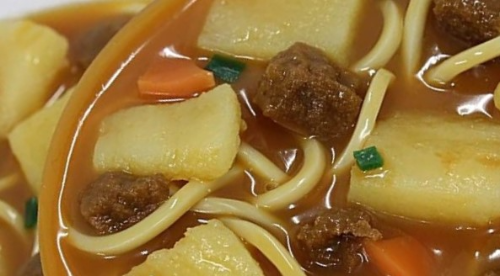 Ramen noodles (curry) that can be fitted into an empty cup ramen ...