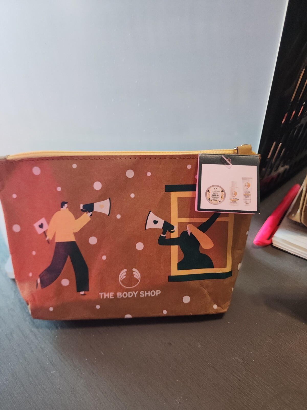 The Body Shop Mini Gift Sooth & Smooth Almond And Honey | eBay