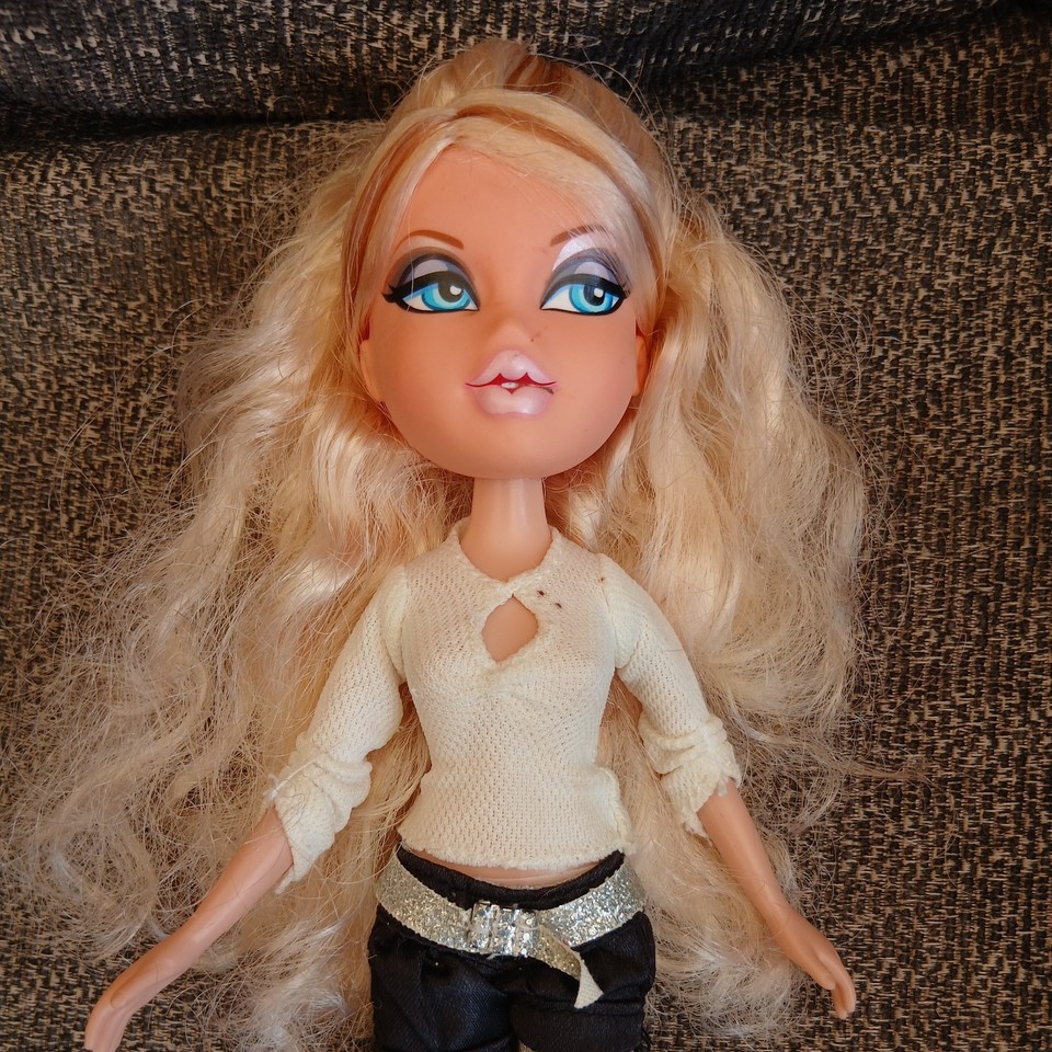 Vintage BRATZ doll Vintage 2001 Blond Blue Eyes Clothed CHLOE | eBay