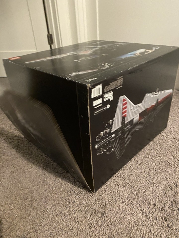 OPEN TO ALL OFFERS Lego Star Wars UCS Venator, box and manual only ...
