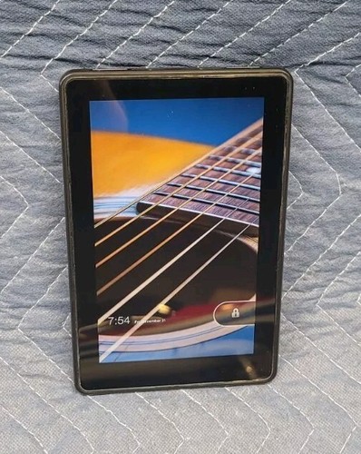 Amazon Kindle Fire 1st Gen. - D01400 - 8GB - 7 in - Black - Tablet ...