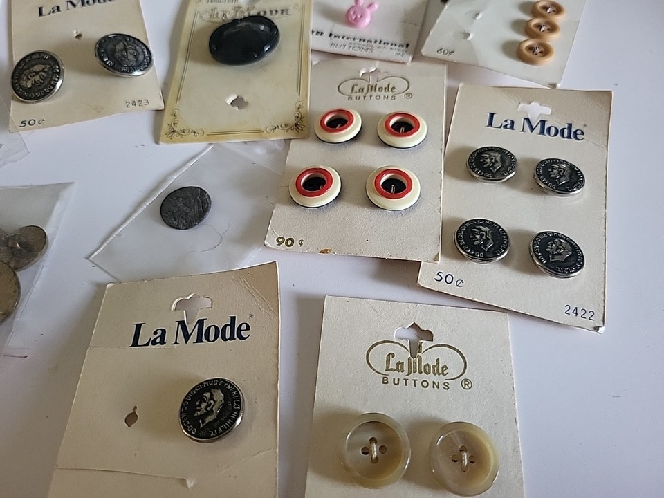 Large Lot Vintage La Mode Buttons On Cards New And More Vintage Items ...
