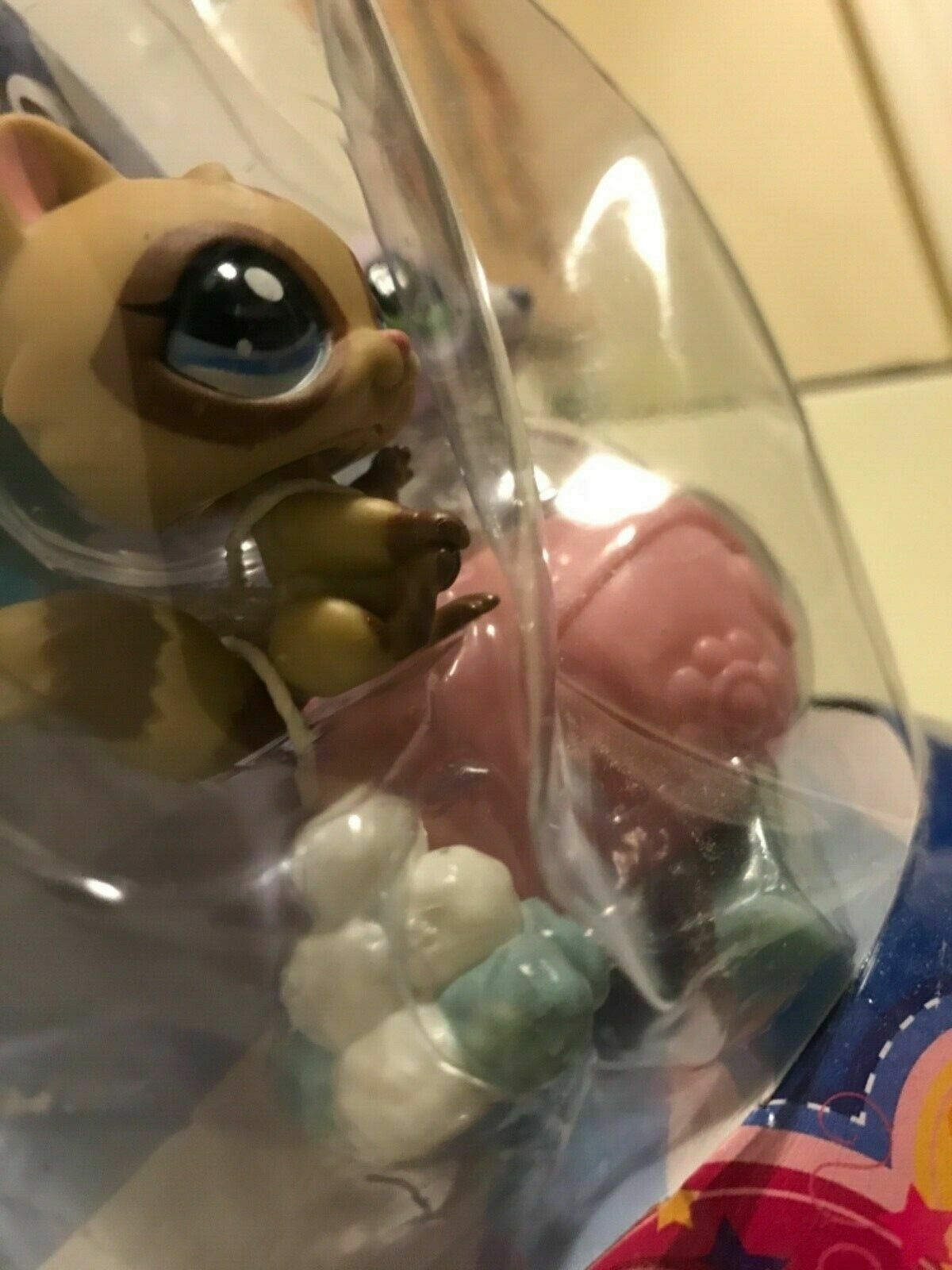 Littlest Pet Shop Snowy Day LPS Set 1681 & 1682 Raccoon Polar Bear ...