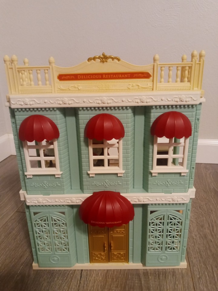 Sylvanian Families Calico Critters Town Series Delicious Restaurant | eBay