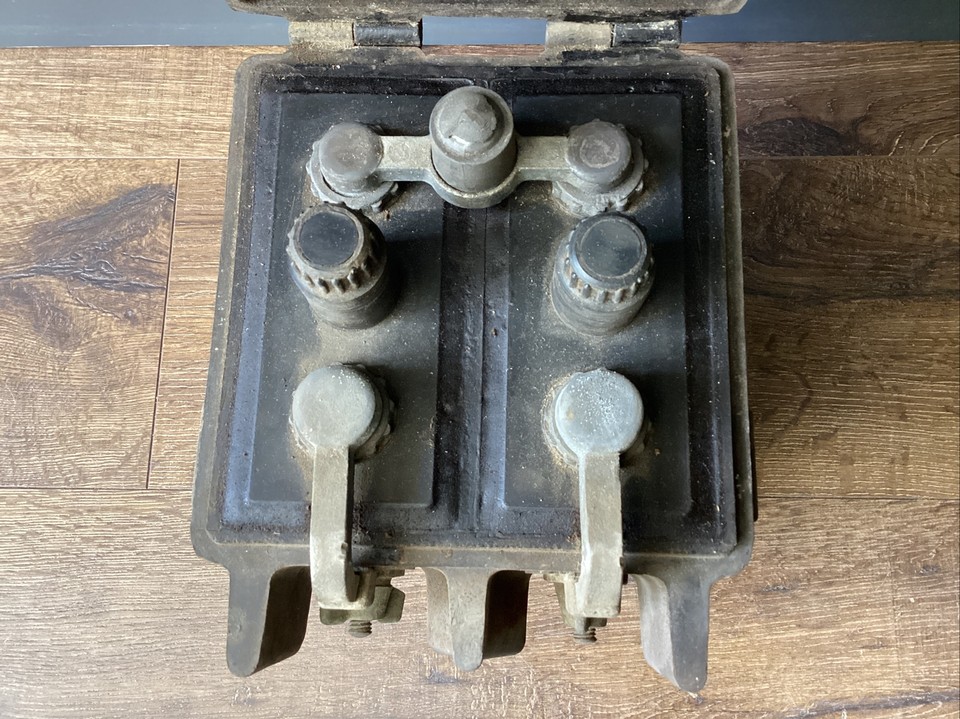 WWII BB-29 US Army Signal Corps Lead Storage Battery Radio Phone Combat ...